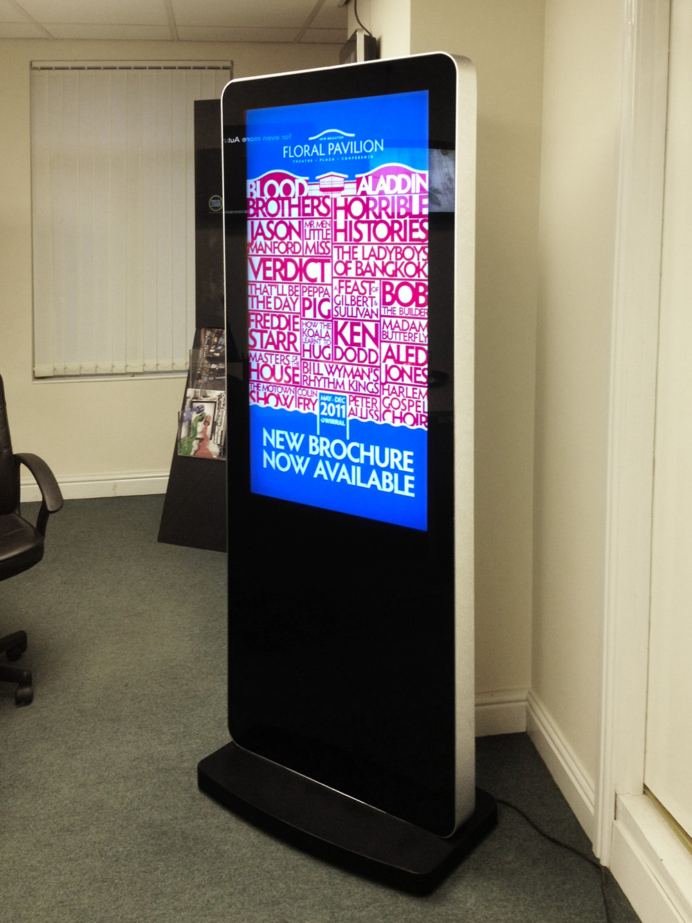 55" White Freestanding PCAP Touch Screen Posters - Digiverse